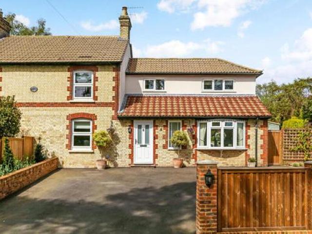 3 Bedroom Semi detached House For Sale In Farnham, Surrey