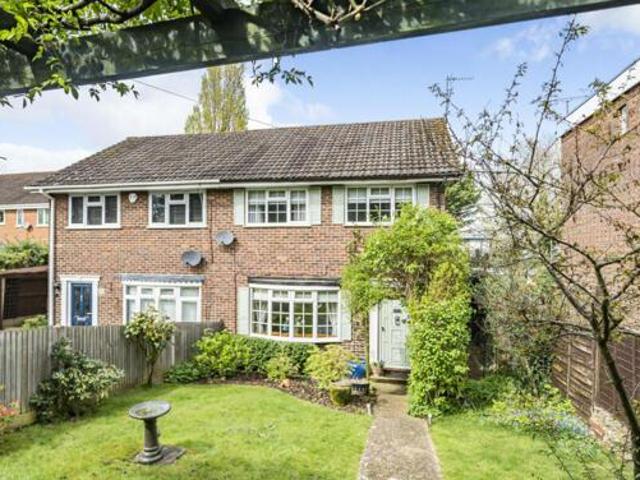 3 Bedroom Semi detached House For Sale In Farnham, Surrey