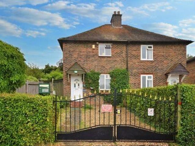 3 Bedroom Semi detached House For Sale In Farnham, Surrey