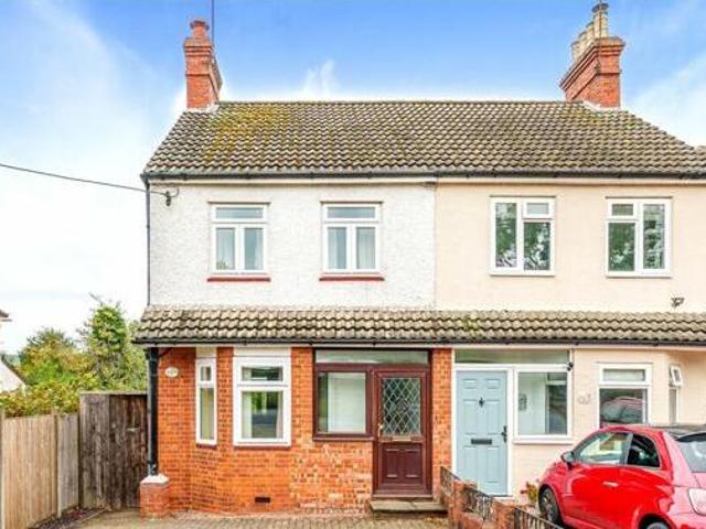 3 Bedroom Semi detached House For Sale In Farnham, Surrey