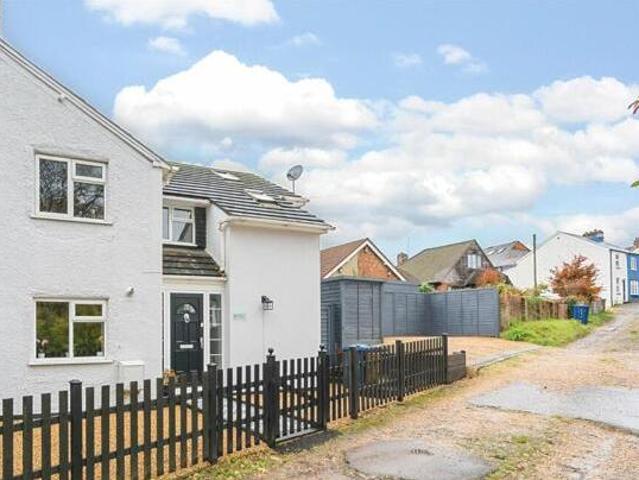 3 Bedroom Semi detached House For Sale In Farnham, Surrey