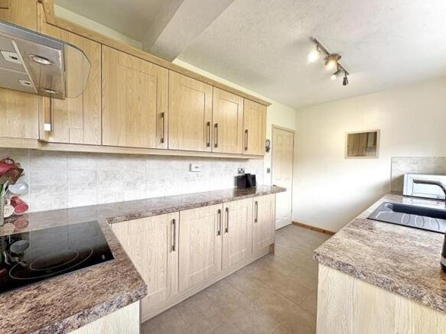 3 bedroom semi detached house for sale in Farrington Road, ETTINGSHALL PARK, WV4 6QL, WV4