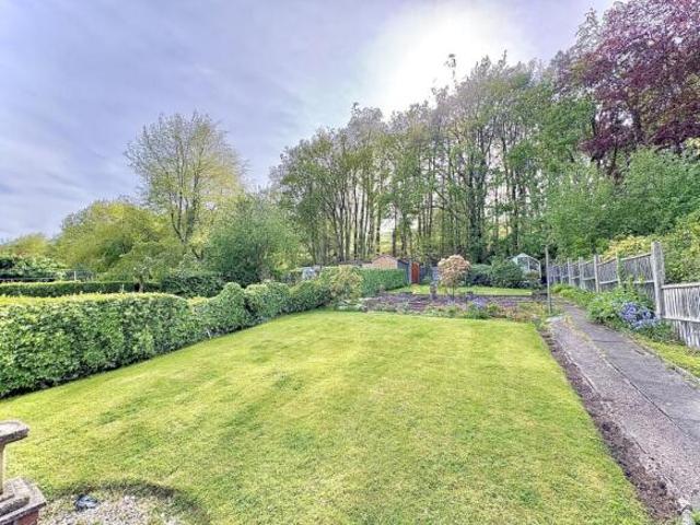 3 bedroom semi detached house for sale in Farrington Road, ETTINGSHALL PARK, WV4 6QL, WV4