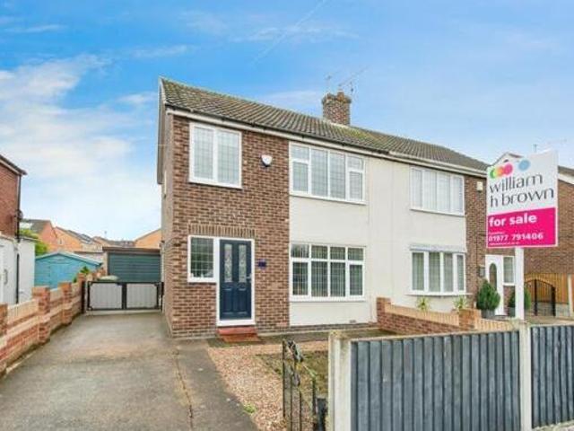 3 Bedroom Semi detached House For Sale In Featherstone
