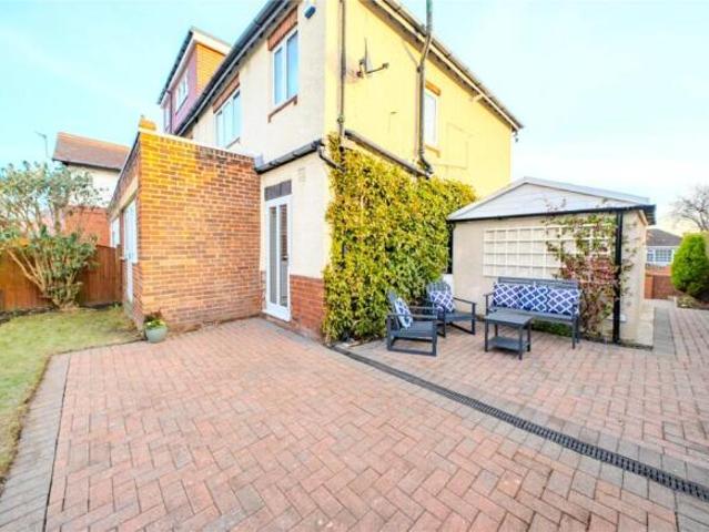3 bedroom semi detached house for sale in Fearnville View, Leeds, LS8