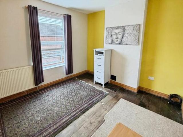 3 bedroom semi detached house for sale in Fern Road, Worcester, WR2