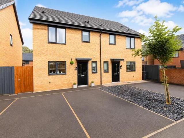 3 bedroom semi detached house for sale in Finchley Close, Kingston Upon Hull, City Of Kingston Upon Hull, HU8