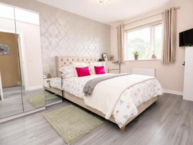 3 bedroom semi detached house for sale in Finchley Close, Kingston Upon Hull, City Of Kingston Upon Hull, HU8
