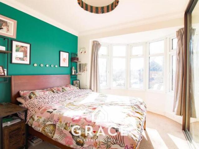 3 bedroom semi detached house for sale in Fircroft Road, Ipswich, IP1
