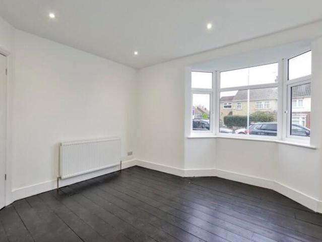 3 bedroom semi detached house for sale in First Avenue, Watford, WD25