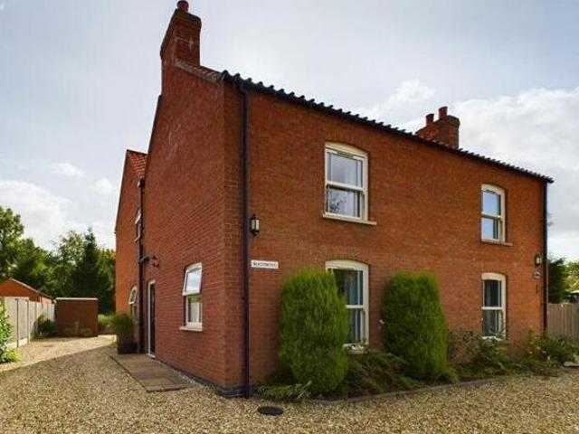 3 Bedroom Semi detached House For Sale In Ford Way