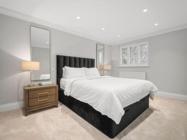 3 bedroom semi detached house for sale in Foxmead Close, Enfield, EN2
