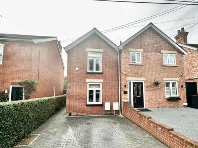 3 Bedroom Semi detached House For Sale In Fleet