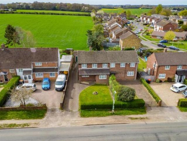 3 bedroom semi detached house for sale in Front Street, Slip End, Bedfordshire, LU1
