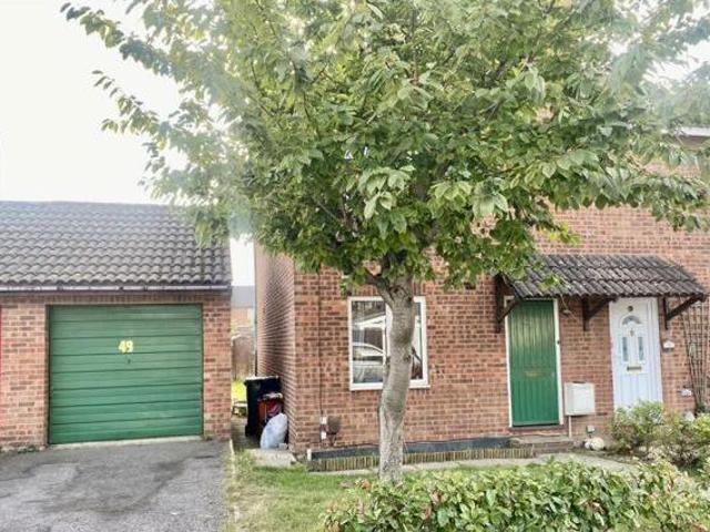 3 Bedroom Semi detached House For Sale In Freshbrook