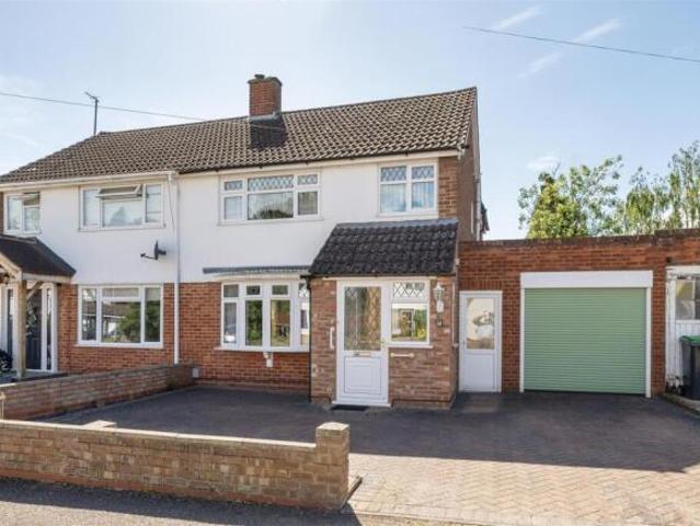 3 bedroom semi detached house for sale in Fulmar Road, Bedford, MK41