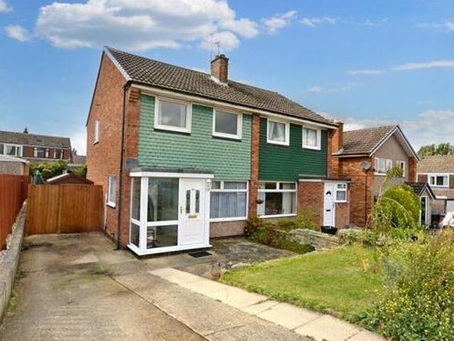 3 Bedroom Semi detached House For Sale In Garforth, Leeds