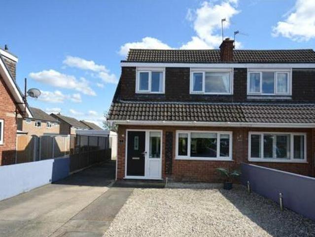 3 Bedroom Semi detached House For Sale In Garforth, Leeds