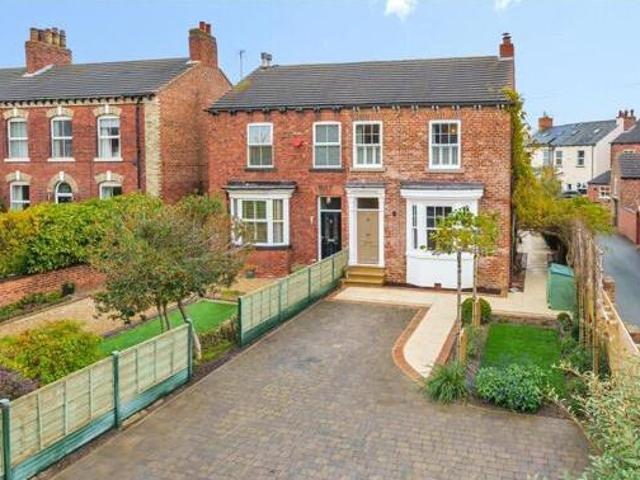 3 Bedroom Semi detached House For Sale In Garforth, Leeds