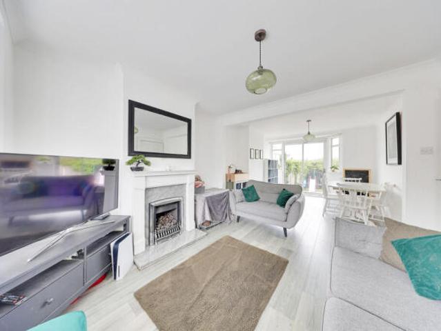 3 bedroom semi detached house for sale in Georges Close, Orpington, BR5