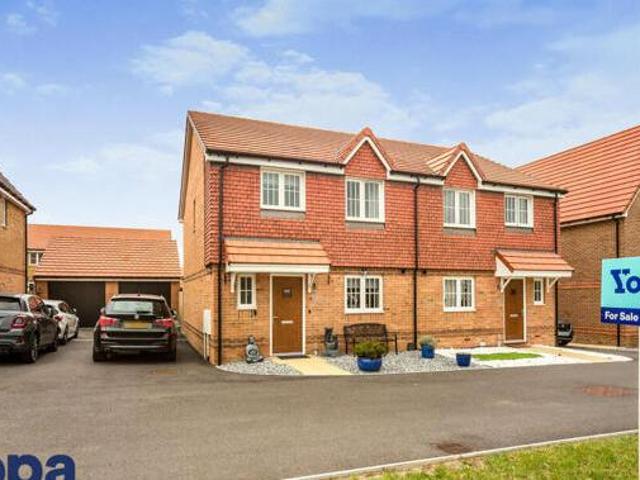 3 Bedroom Semi detached House For Sale In Gillingham