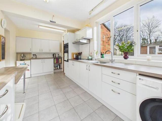 3 bedroom semi detached house for sale in Gipsy Lane, Tilehurst, Reading, RG30