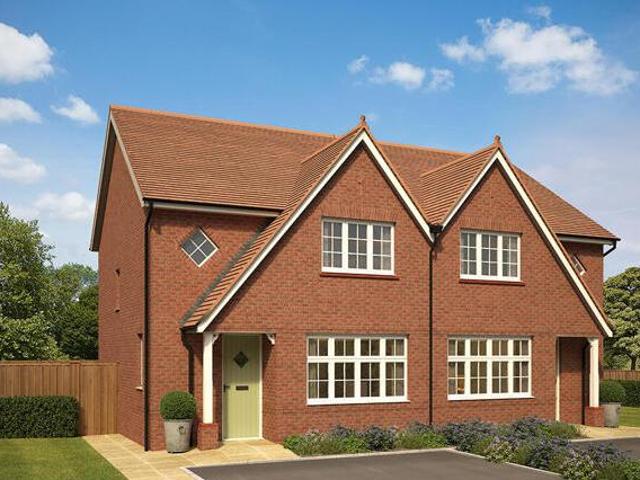 3 Bedroom Semi detached House For Sale In Goffs Oak, Hertfordshire