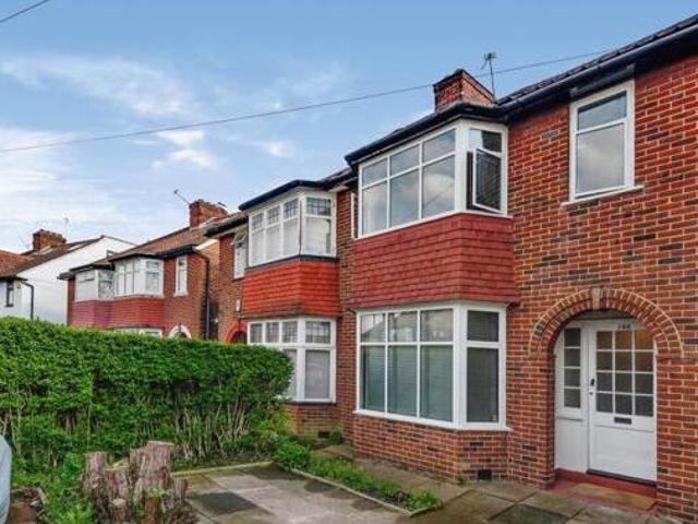 3 Bedroom Semi detached House For Sale In Golders Green Estate