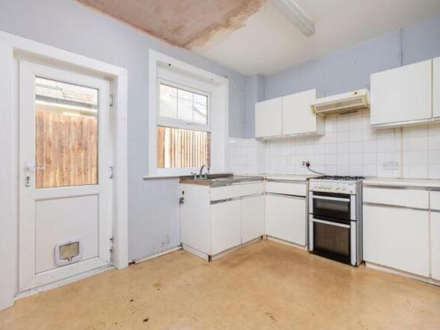 3 bedroom semi detached house for sale in Gordon Avenue, Winchester, SO23