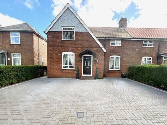 3 Bedroom Semi detached House For Sale In Gorleston
