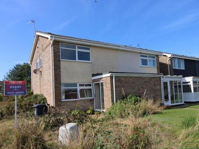 3 Bedroom Semi detached House For Sale In Gorleston