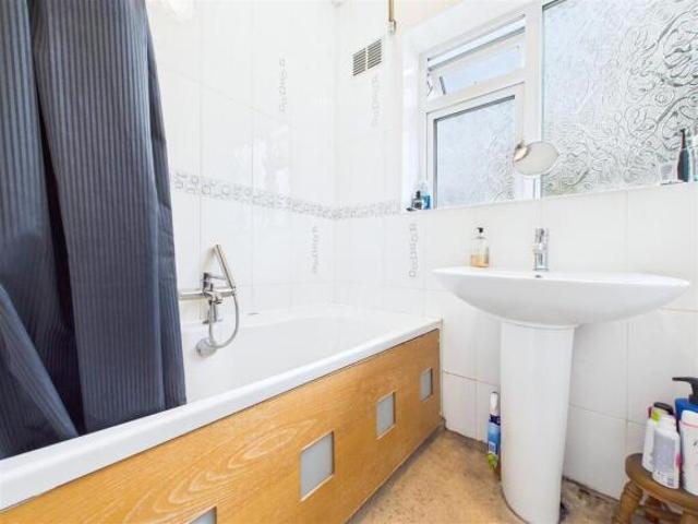 3 bedroom semi detached house for sale in Gloucester Avenue, Chelmsford, CM2