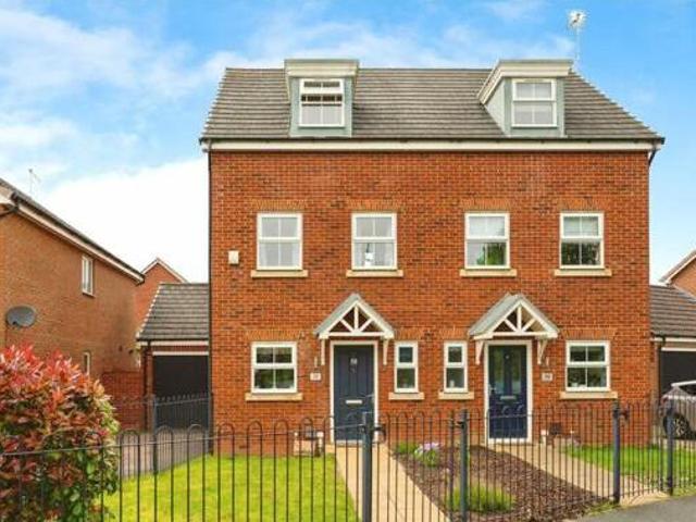 3 Bedroom Semi detached House For Sale In Gloucester, Gloucestershire