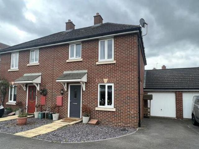 3 Bedroom Semi detached House For Sale In Gloucester, Gloucestershire