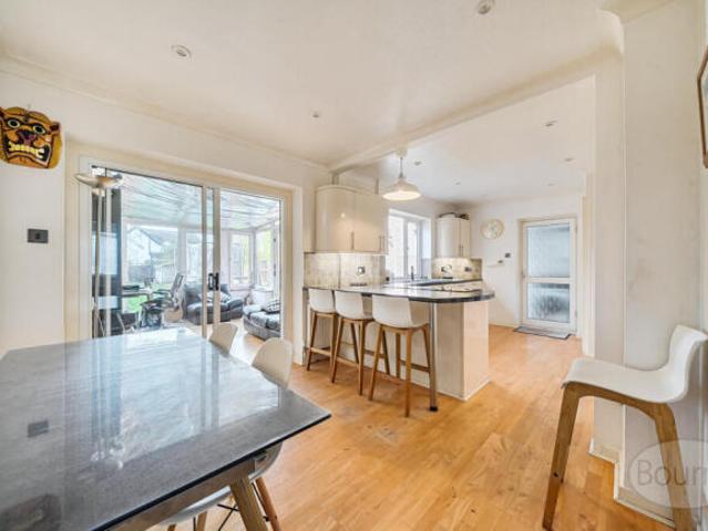 3 bedroom semi detached house for sale in Glendale Drive, Guildford, Surrey, GU4
