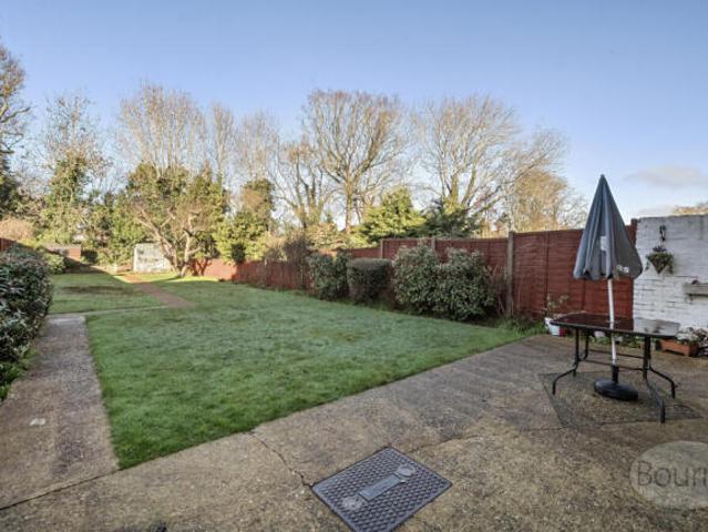 3 bedroom semi detached house for sale in Glendale Drive, Guildford, Surrey, GU4