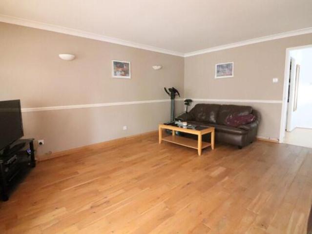 3 bedroom semi detached house for sale in Glenfield Road, Warden Hills, Luton, LU3 2HZ, LU3