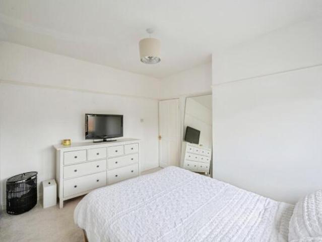 3 bedroom semi detached house for sale in Grove Vale, Doncaster, DN2