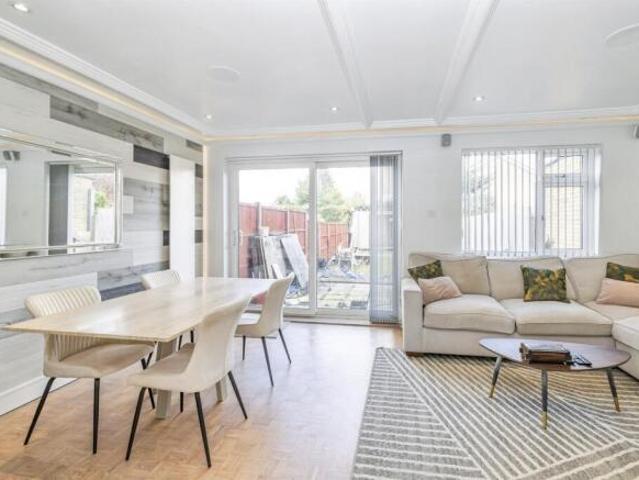 3 bedroom semi detached house for sale in Grove Hall Road, Bushey, WD23
