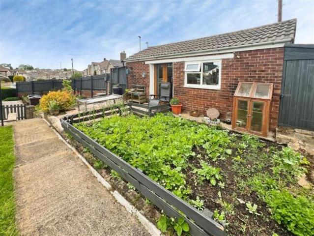 3 bedroom semi detached house for sale in Grovelands, Bradford, BD2 4HQ, BD2