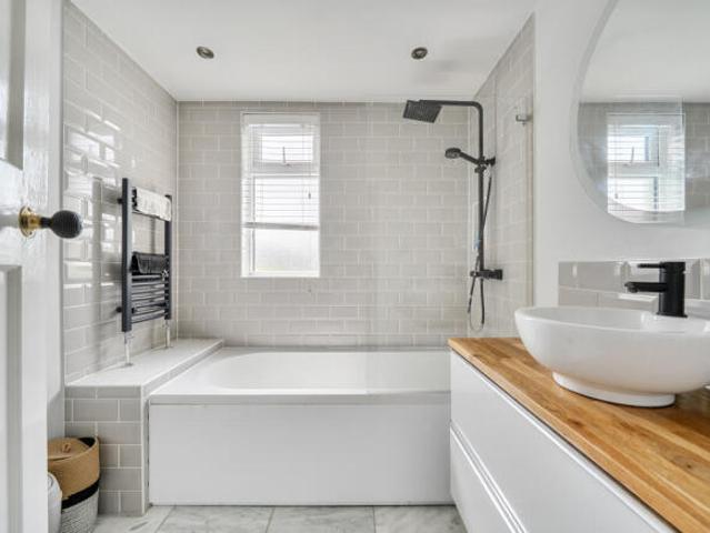 3 bedroom semi detached house for sale in Grosvenor Road, Kingshill, Swindon, SN1