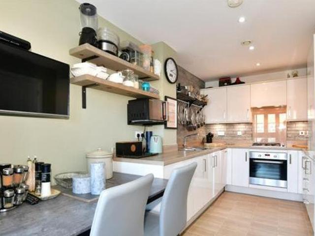 3 Bedroom Semi detached House For Sale In Gravesend