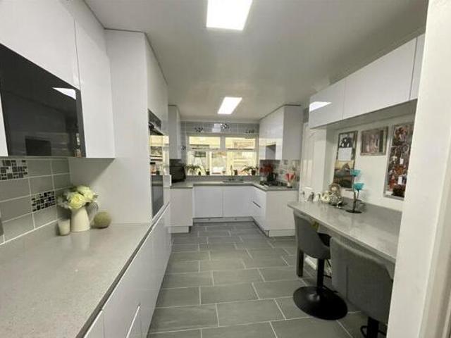 3 Bedroom Semi detached House For Sale In Gravesend