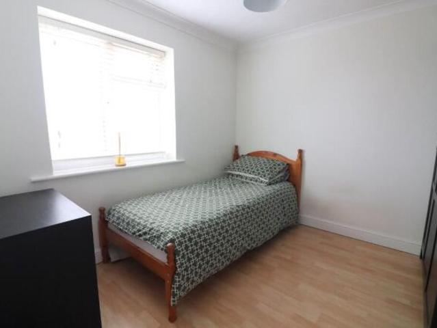 3 bedroom semi detached house for sale in Granby Road, Luton, Bedfordshire, LU4 9SZ, LU4
