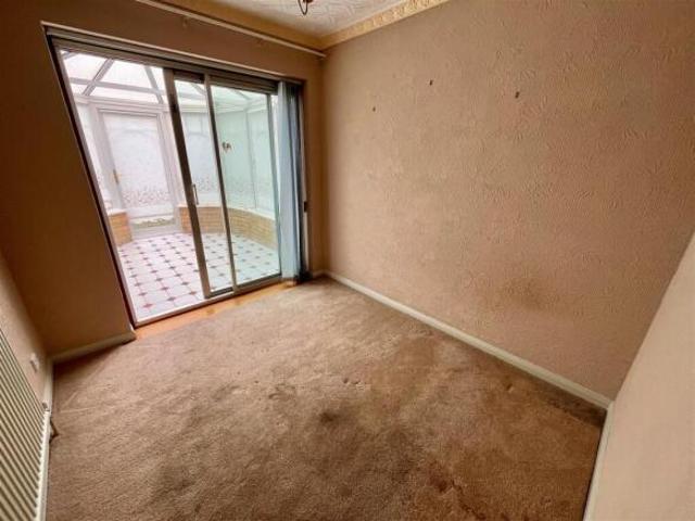 3 bedroom semi detached house for sale in Grandale, Hull, HU7
