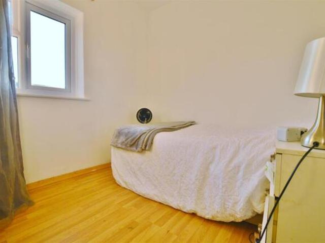3 bedroom semi detached house for sale in Granville Avenue, Slough, SL2