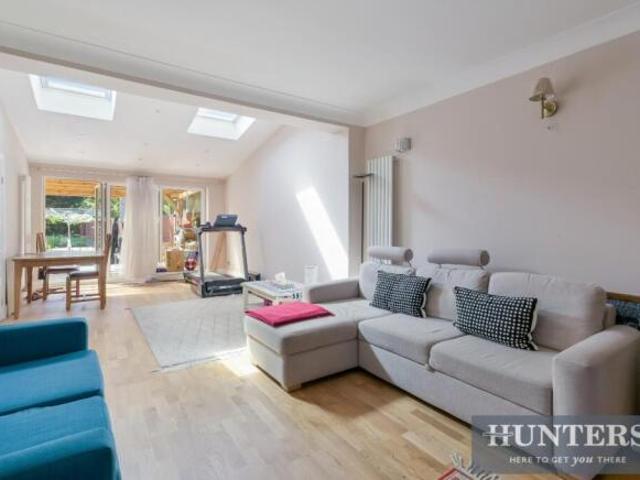 3 bedroom semi detached house for sale in Great West Road, Isleworth, TW7 4PT, TW7