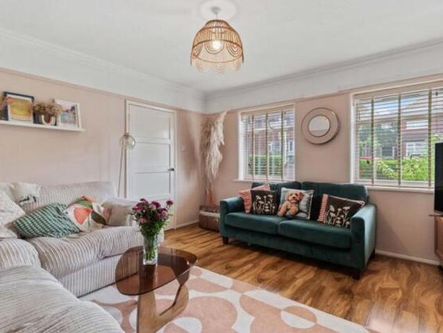 3 bedroom semi detached house for sale in Greenfields Avenue, Appleton, WA4