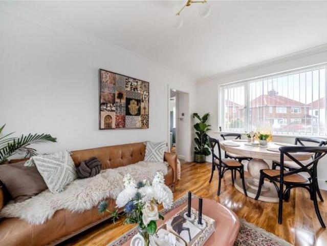 3 bedroom semi detached house for sale in Greenfields Road, Reading, RG2