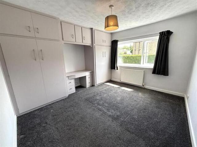 3 bedroom semi detached house for sale in Greenside Crescent, Waterloo, Huddersfield HD5